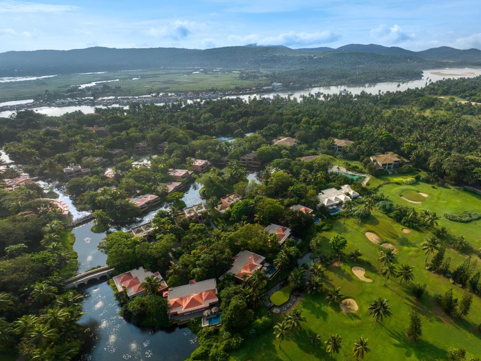 Hotel The St. Regis Goa Resort in Mobor Beach günstig buchen bei TUI.com