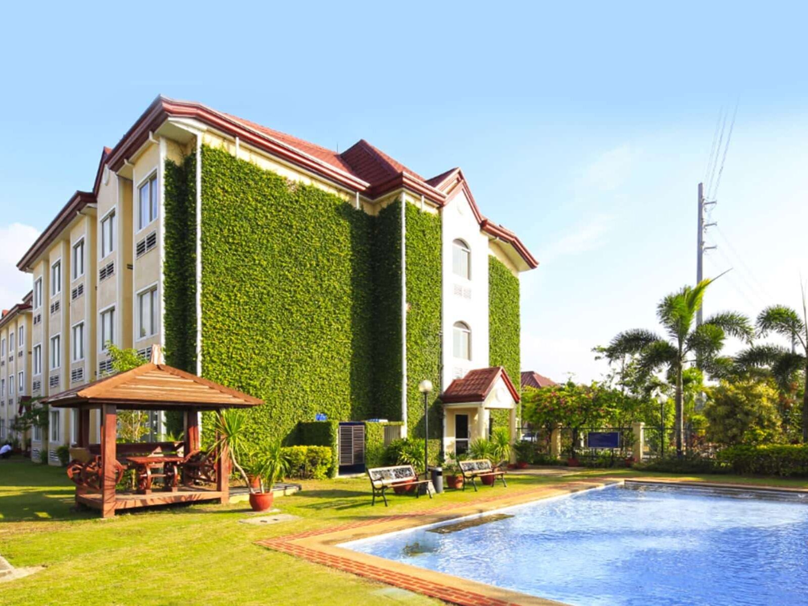 Hotel Microtel by Wyndham Batangas in Batangas günstig buchen bei TUI.com