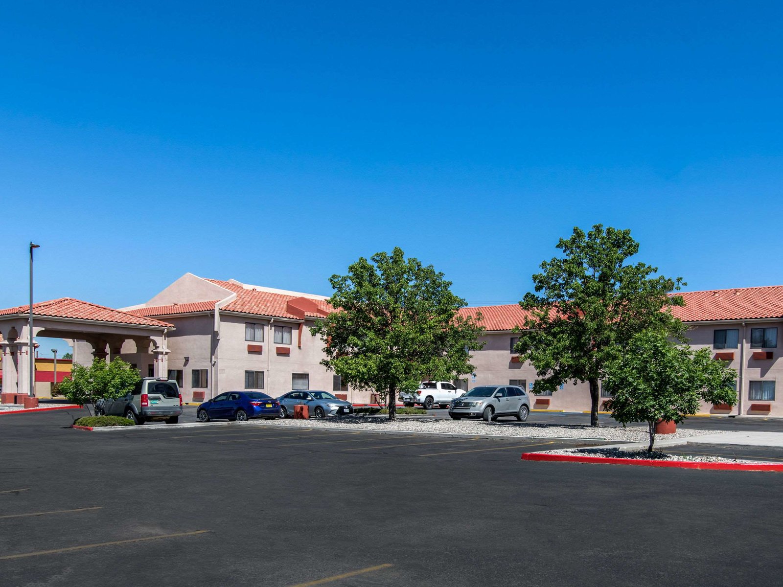 Hotel Quality Inn & Suites Albuquerque North near Balloon Fiesta Park ...