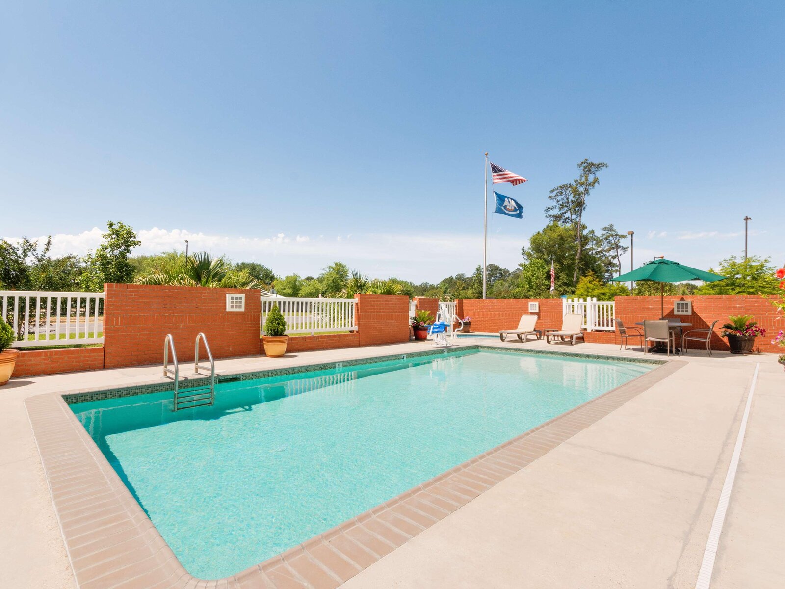 Hotel Country Inn & Suites by Radisson, Covington, LA in Covington ...