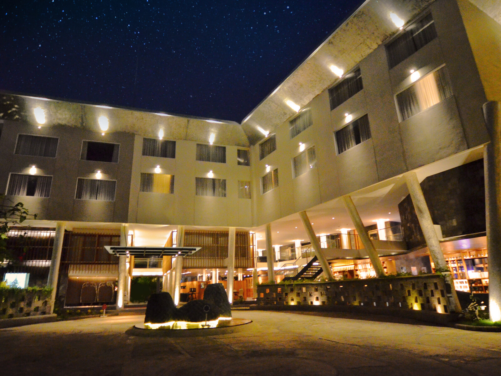 Hotel Fontana Hotel Bali, a PHM Collection in Legian günstig buchen bei ...