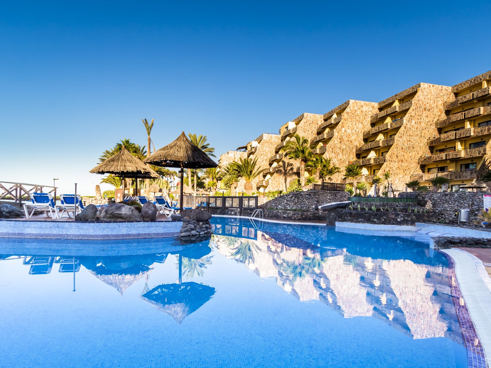 Blue Bay Beach Club - Bahia Feliz Urlaub inkl. Flug » ltur