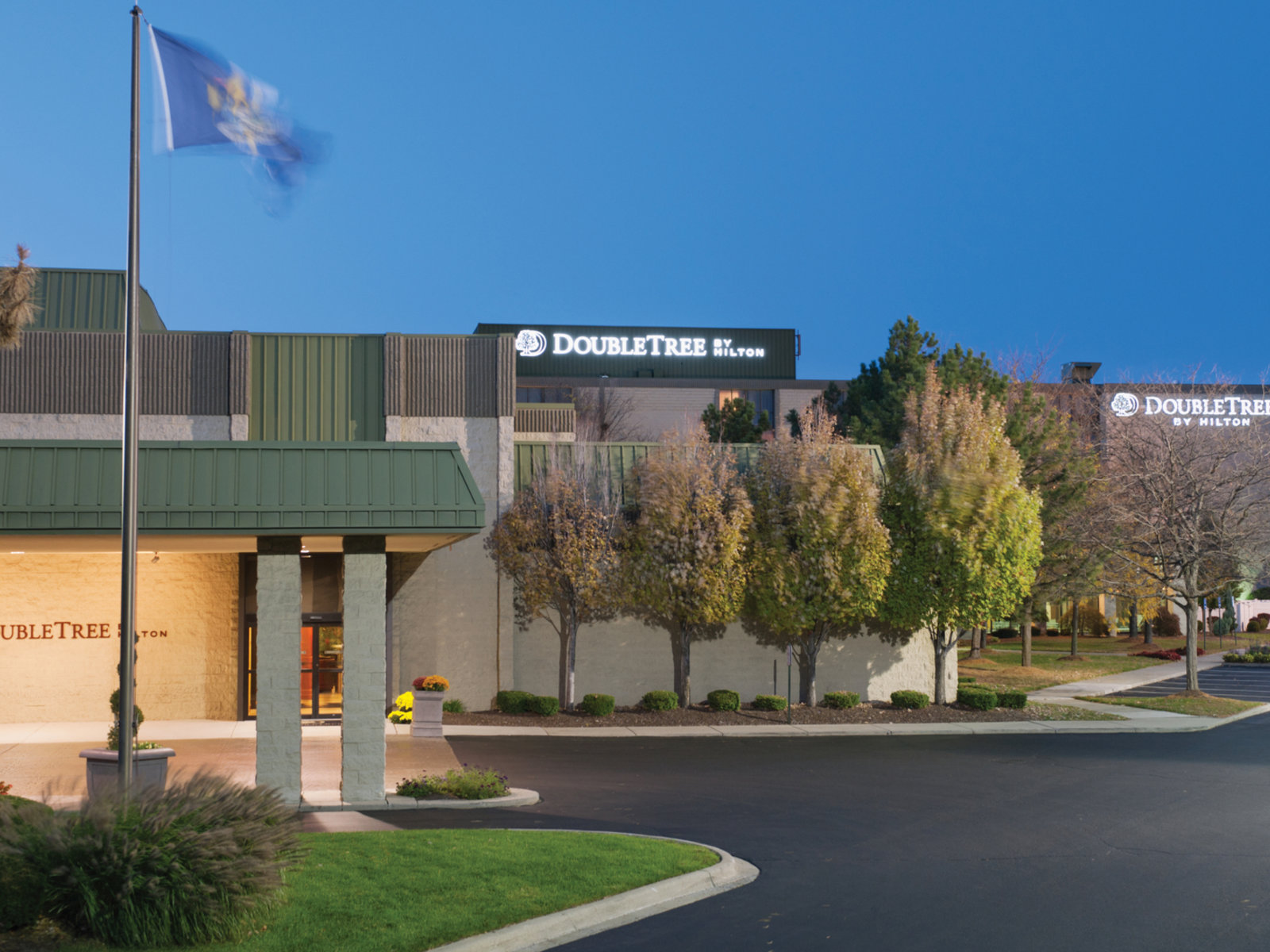 Hotel DoubleTree by Hilton Hotel Detroit - Dearborn in Detroit günstig ...