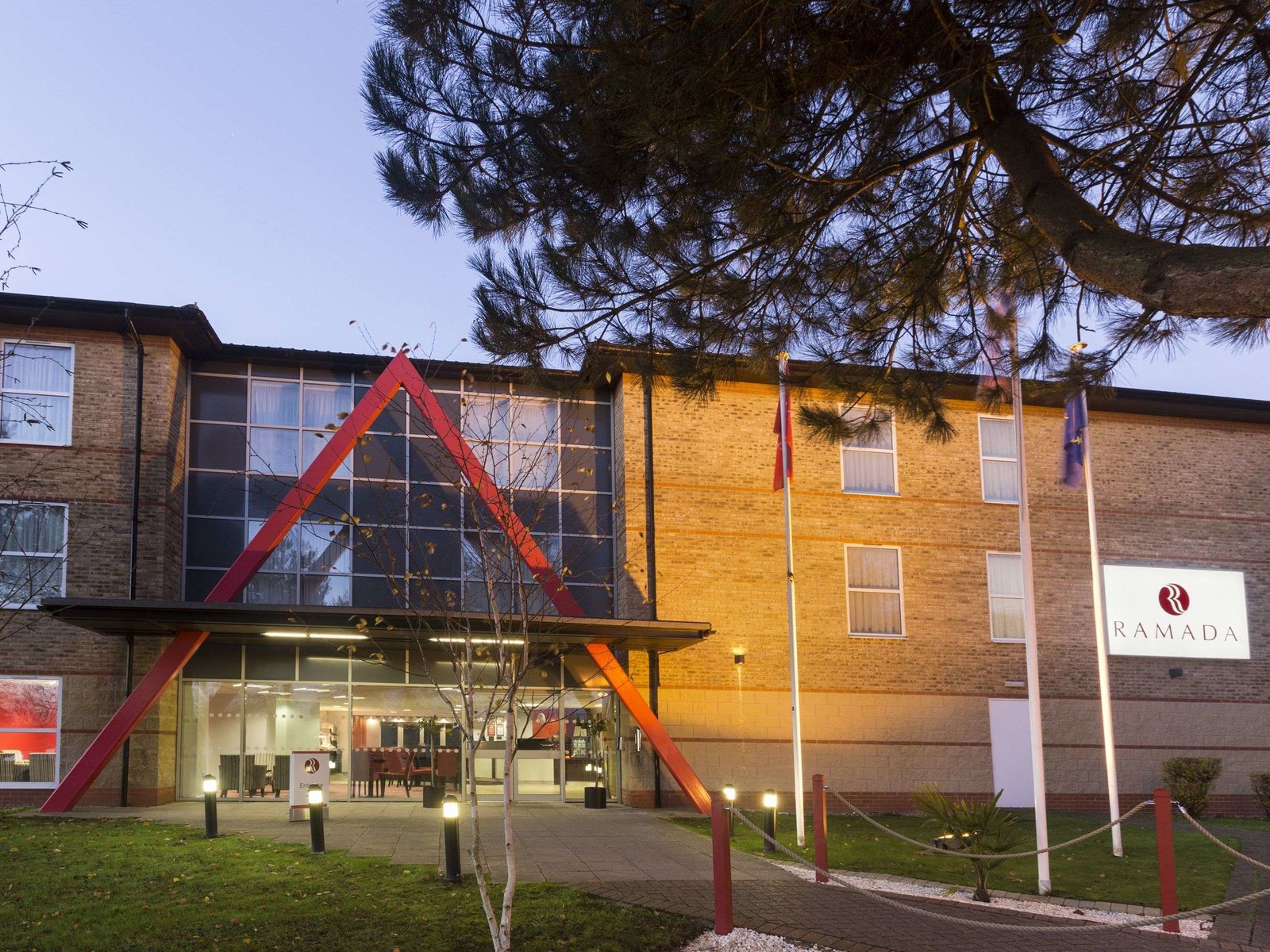 Ramada by Wyndham London Stansted Airport Urlaub inkl. Flug » ltur