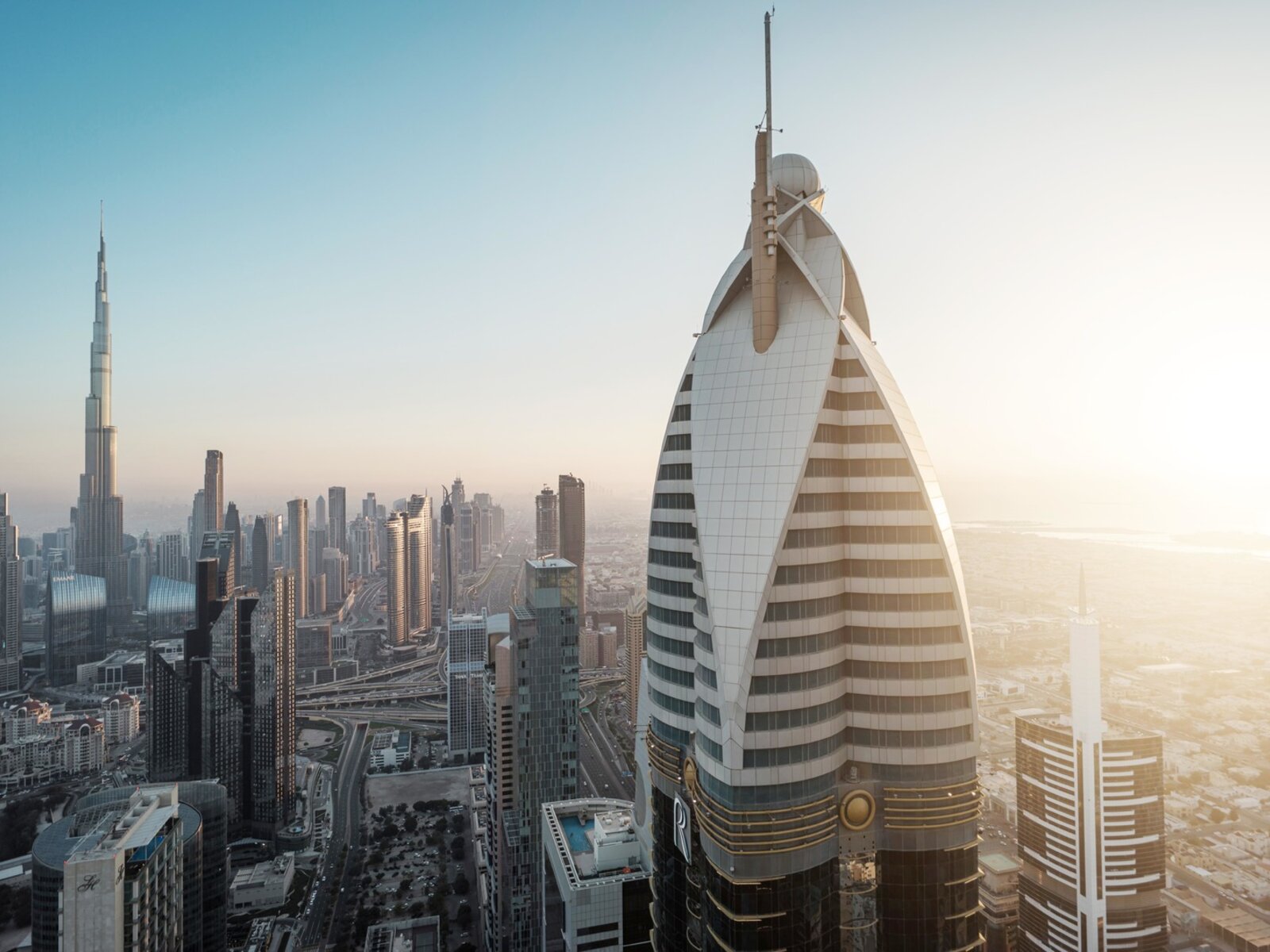 Hotel Rose Rayhaan by Rotana in Dubai, Sheikh Zayed Road günstig buchen ...