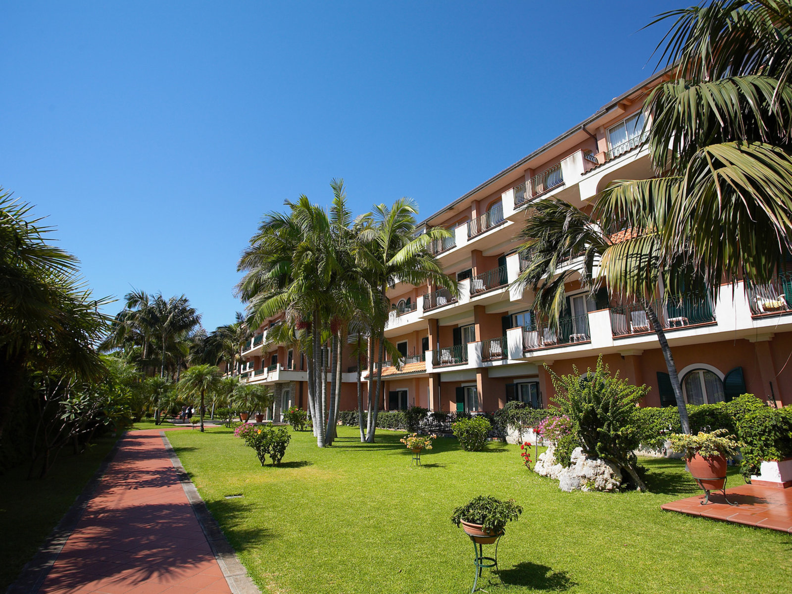 Hotel Hotel Caparena Taormina in Taormina günstig buchen bei TUI.com