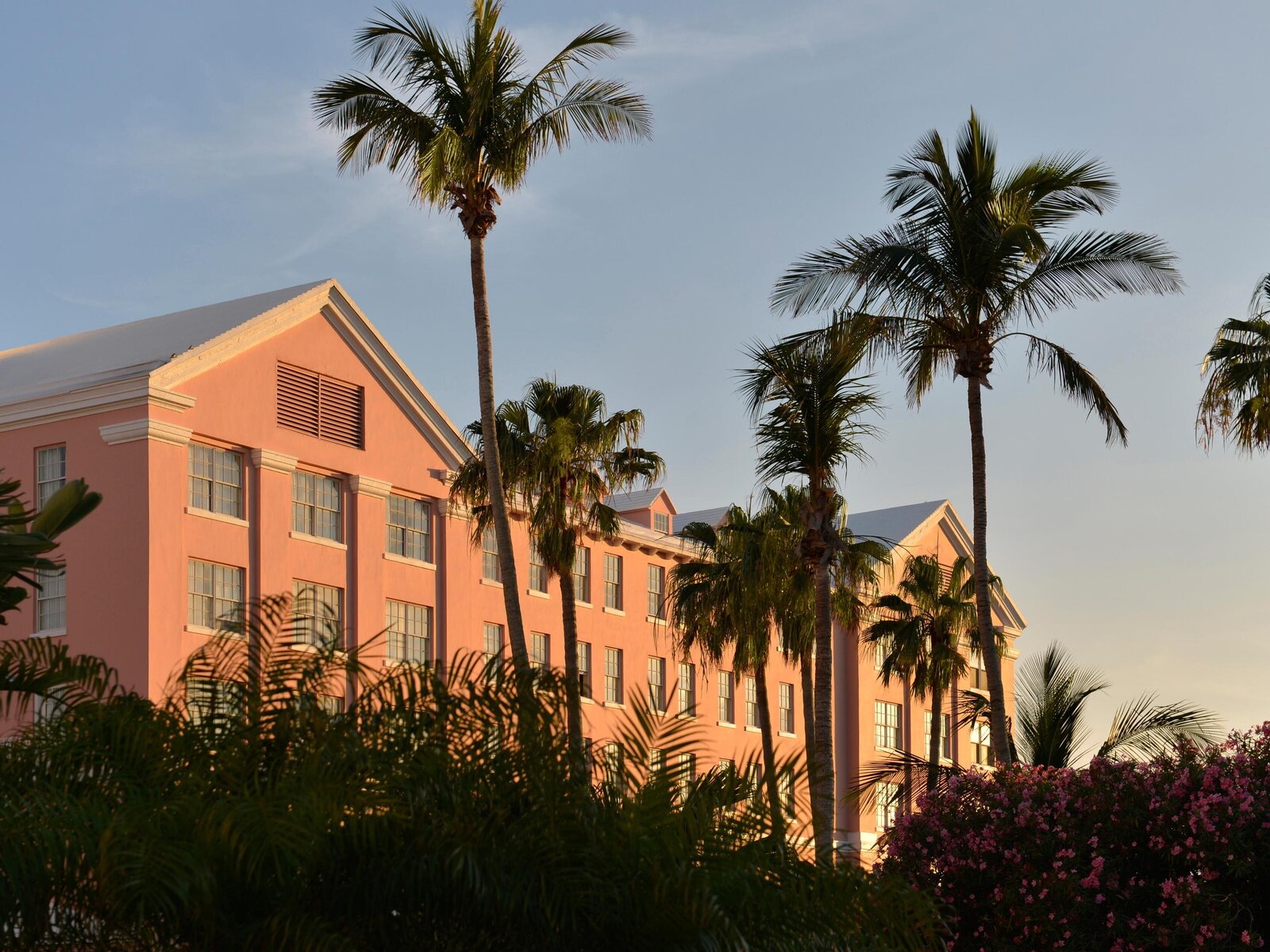 Hotel Hamilton Princess And Beach Club A Fairmont Managed Hotel in ...