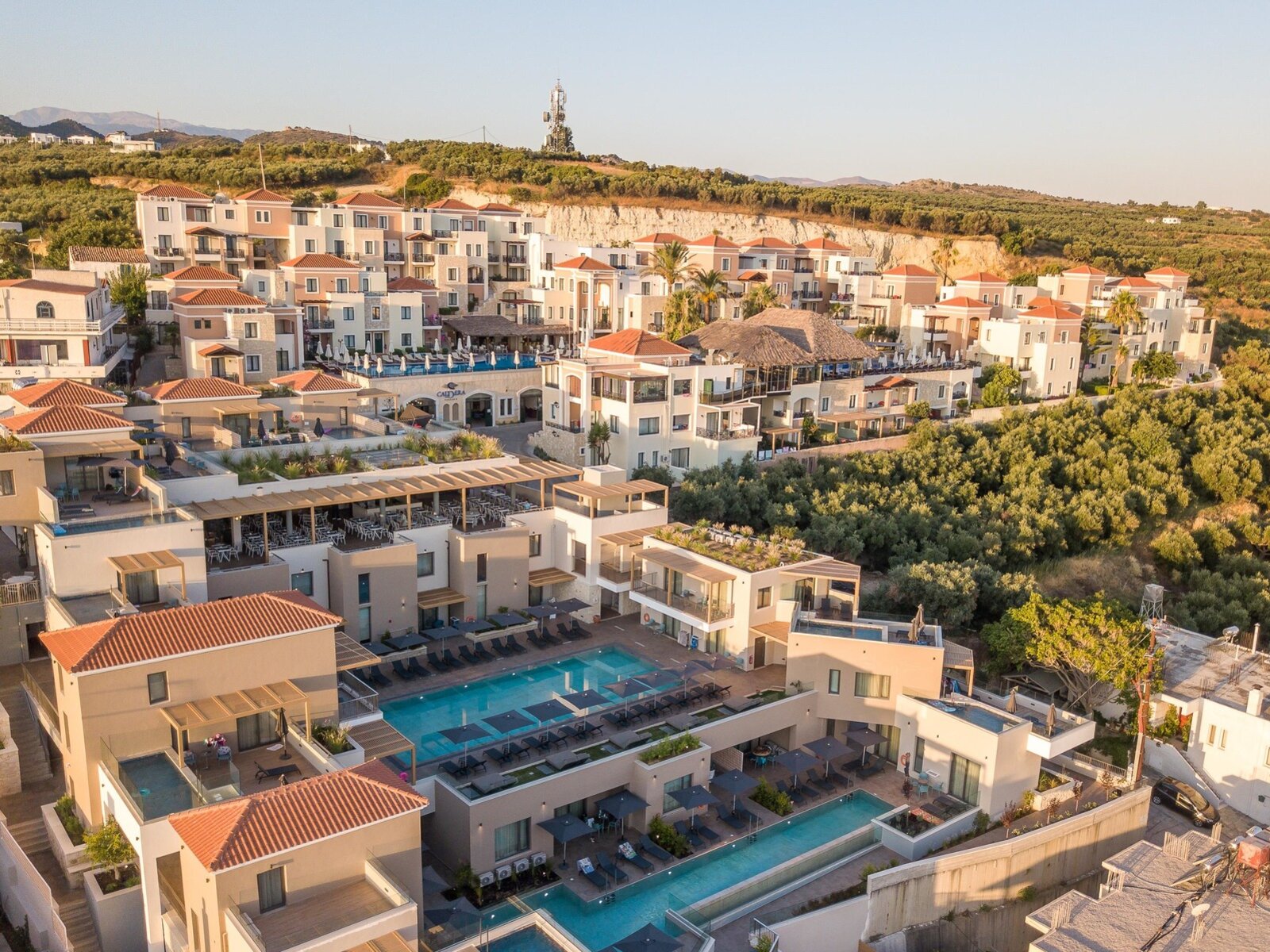 Hotel Caldera Village in Agia Marina günstig buchen bei TUI.com