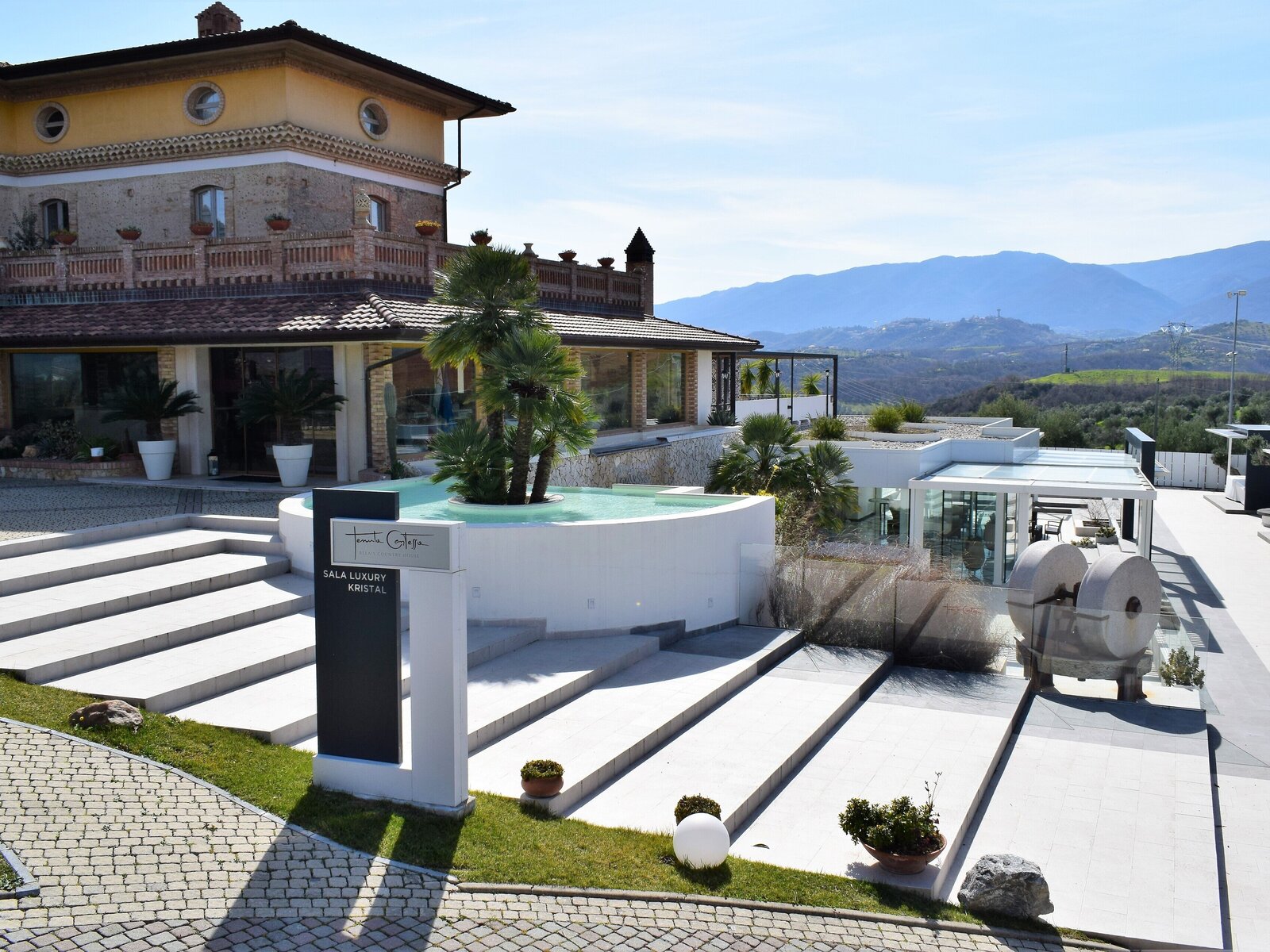 Hotel UNA HOTELS Tenuta Contessa Farm & Spa Consenza in Lattarico ...