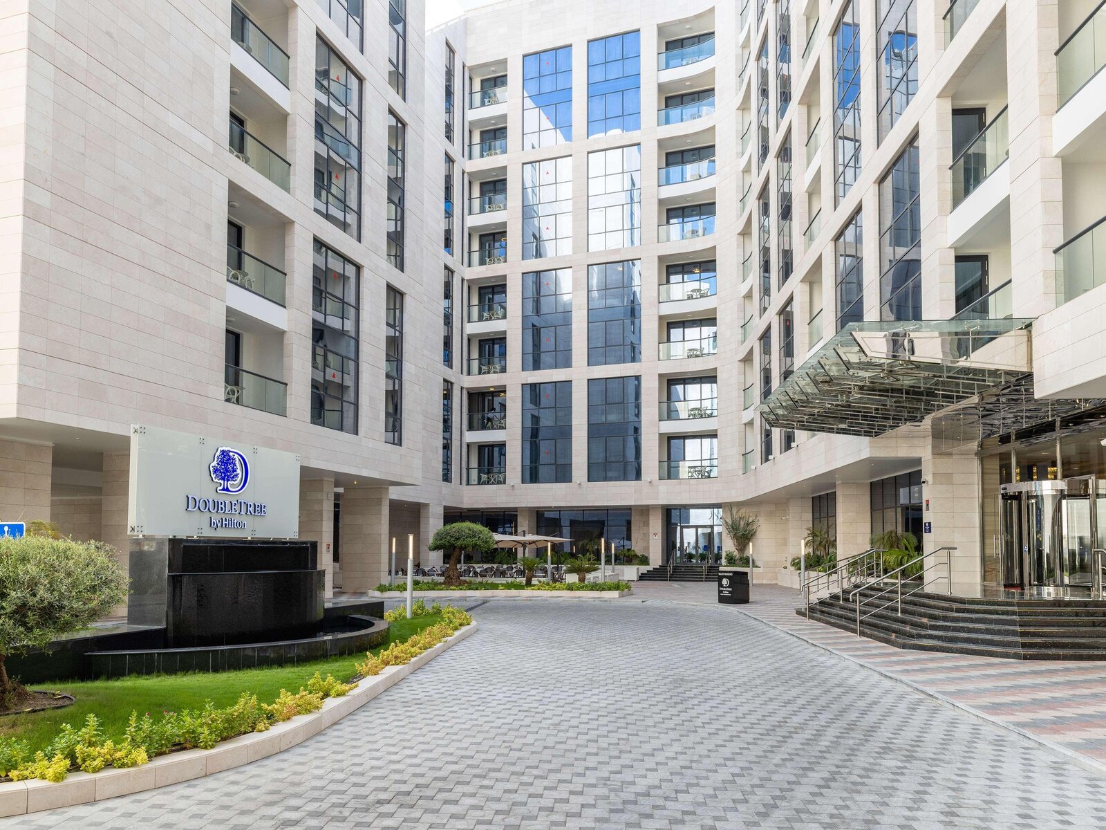 DoubleTree by Hilton Doha Downtown Urlaub inkl. Flug » ltur