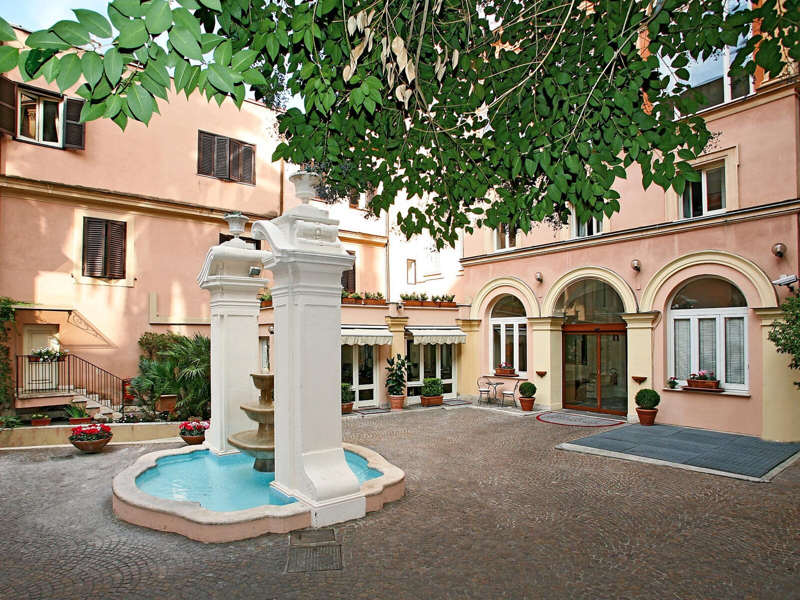 Hotel JO&JOE Roma in Rom günstig buchen bei TUI.com