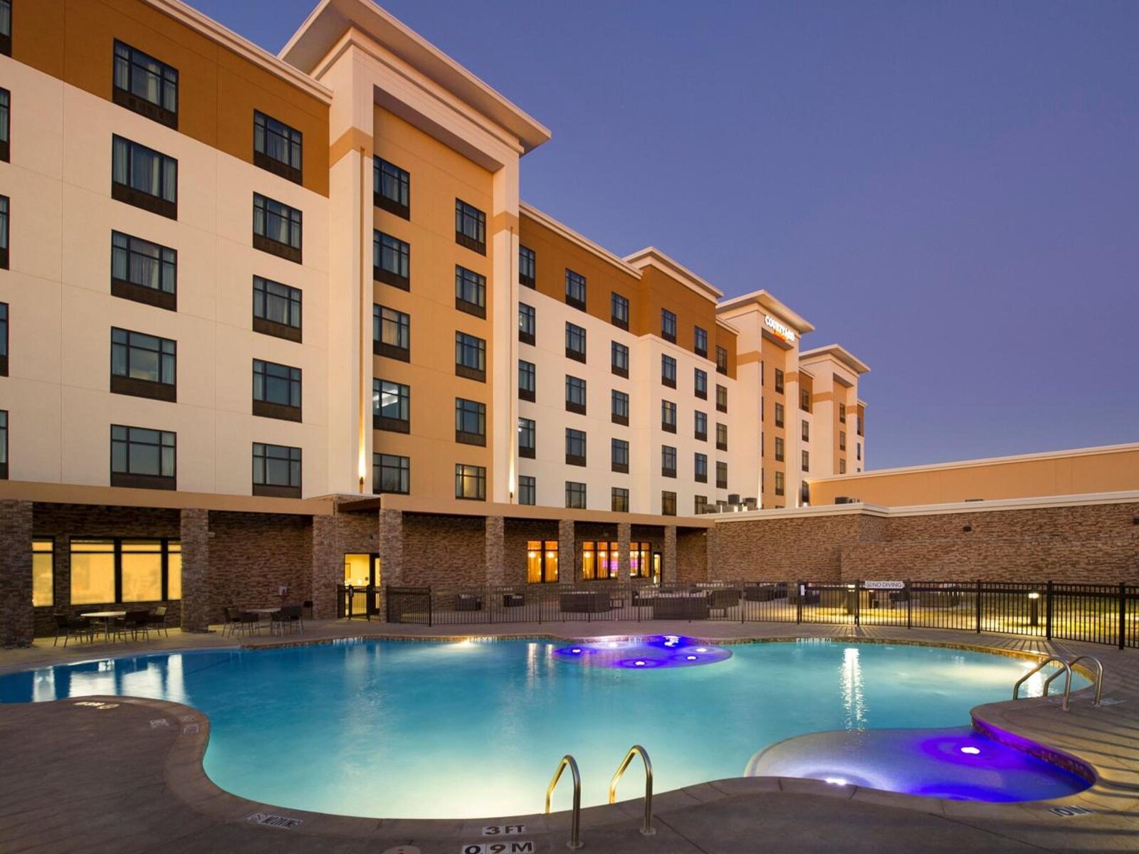 Hotel Courtyard Dallas DFW Airport North/Grapevine in Grapevine günstig ...