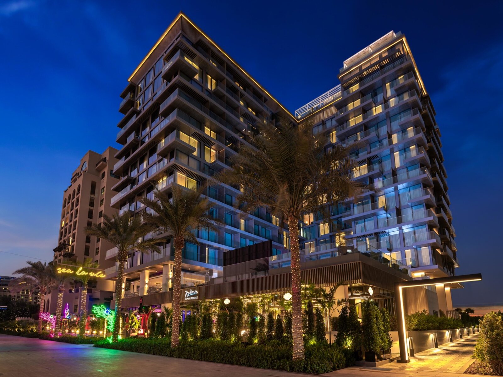 Hotel Radisson Beach Resort Palm Jumeirah in Dubai, The Palm günstig ...