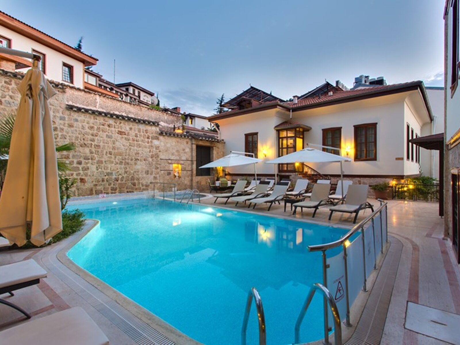 Hotel Dogan Hotel by Prana Hotels & Resorts in Antalya günstig buchen ...