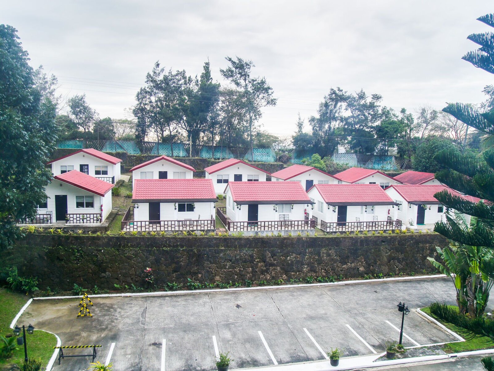 Hotel Forest Crest Nature Hotel and Resort in Amuyong günstig buchen ...