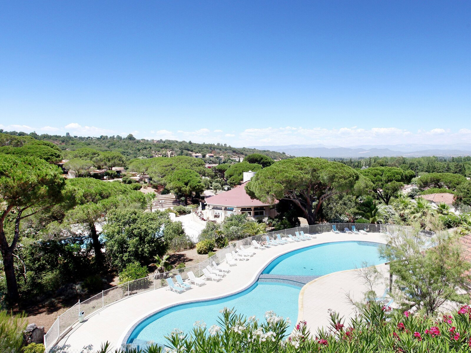 Hotel Residence Open Domaine des Eucalyptus in Fréjus günstig buchen ...