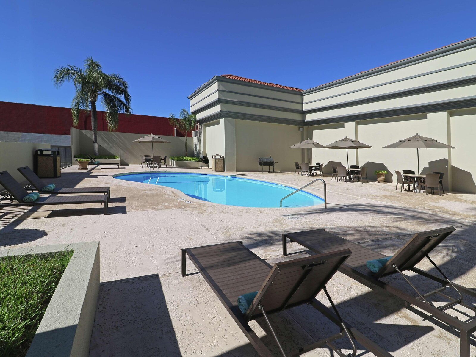 Hotel Hampton Inn by Hilton Monterrey-Airport in Monterrey günstig ...