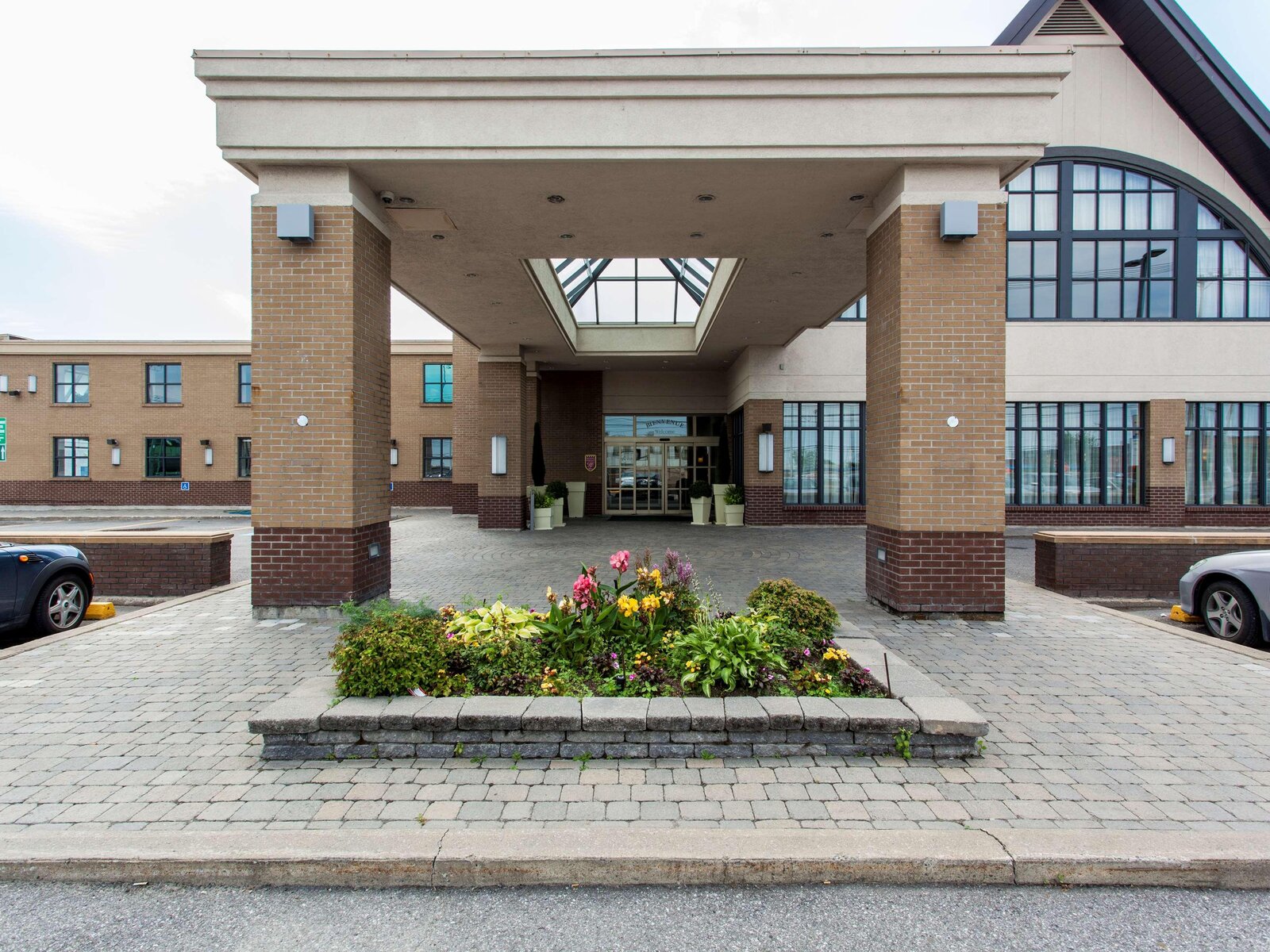 Radisson Hotel Montreal Airport - Montreal Urlaub inkl. Flug » ltur