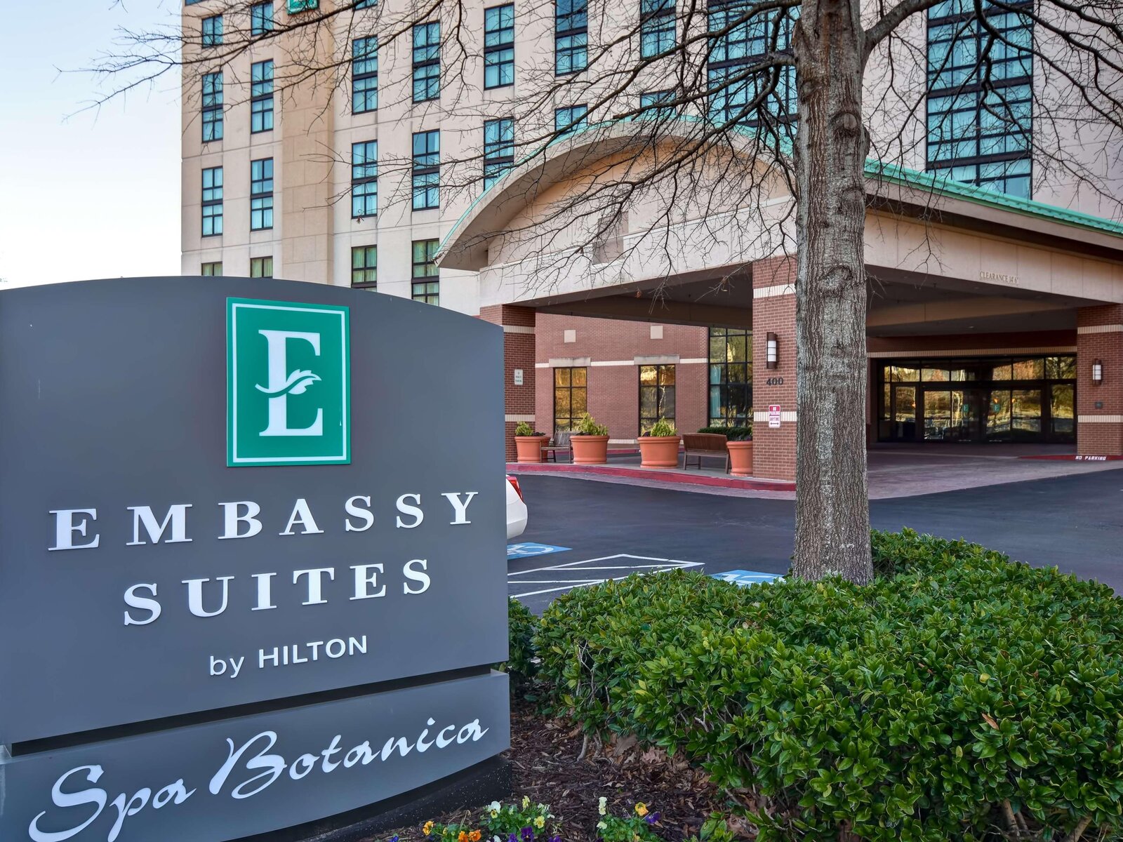 Hotel Embassy Suites by Hilton Hot Springs Hotel & Spa in Hot Springs ...