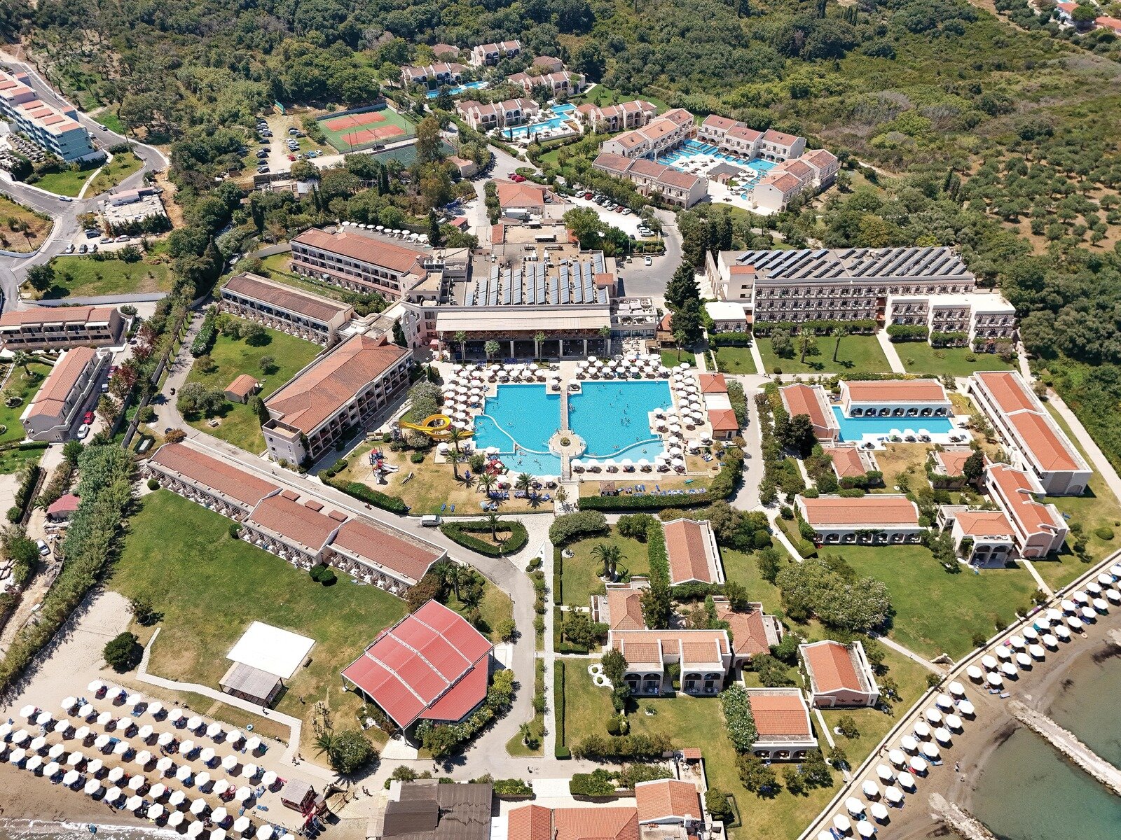 TUI KIDS CLUB Roda Beach Resort & Spa Urlaub inkl. Flug » ltur