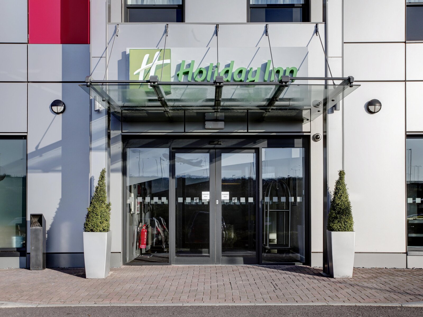 Hotel Holiday Inn London - Luton Airport in London günstig buchen bei ...