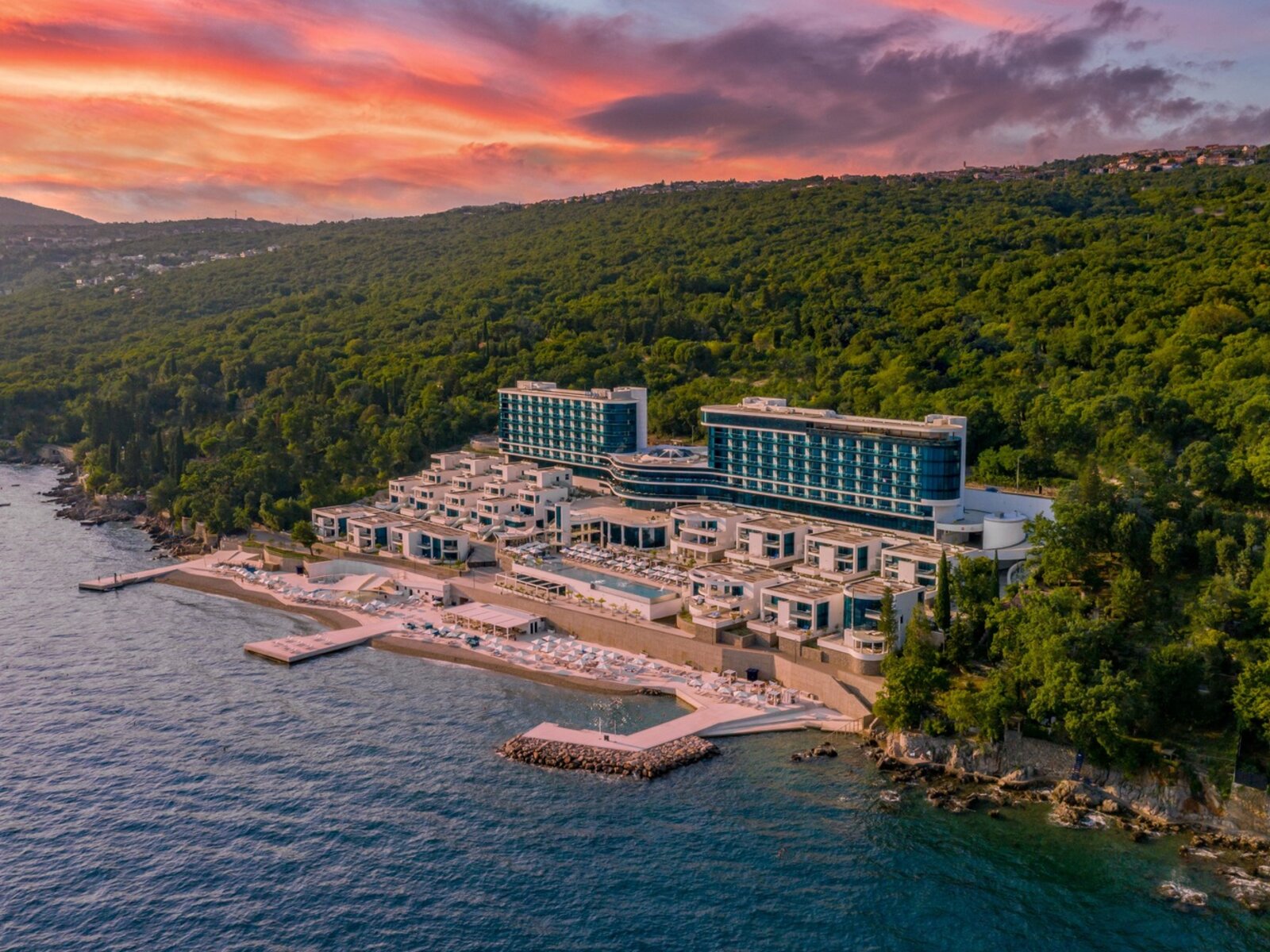 Hotel Hilton Rijeka Costabella Beach Resort & Spa in Rijeka günstig ...