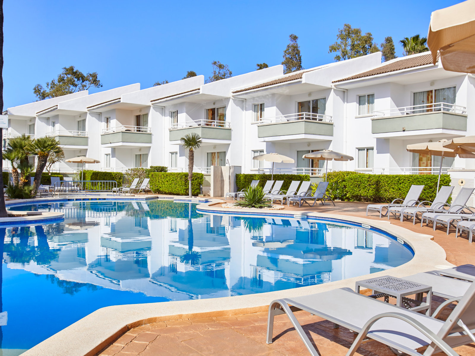 Hotel Universal Aparthotel Elisa in Bucht von Alcudia günstig buchen ...