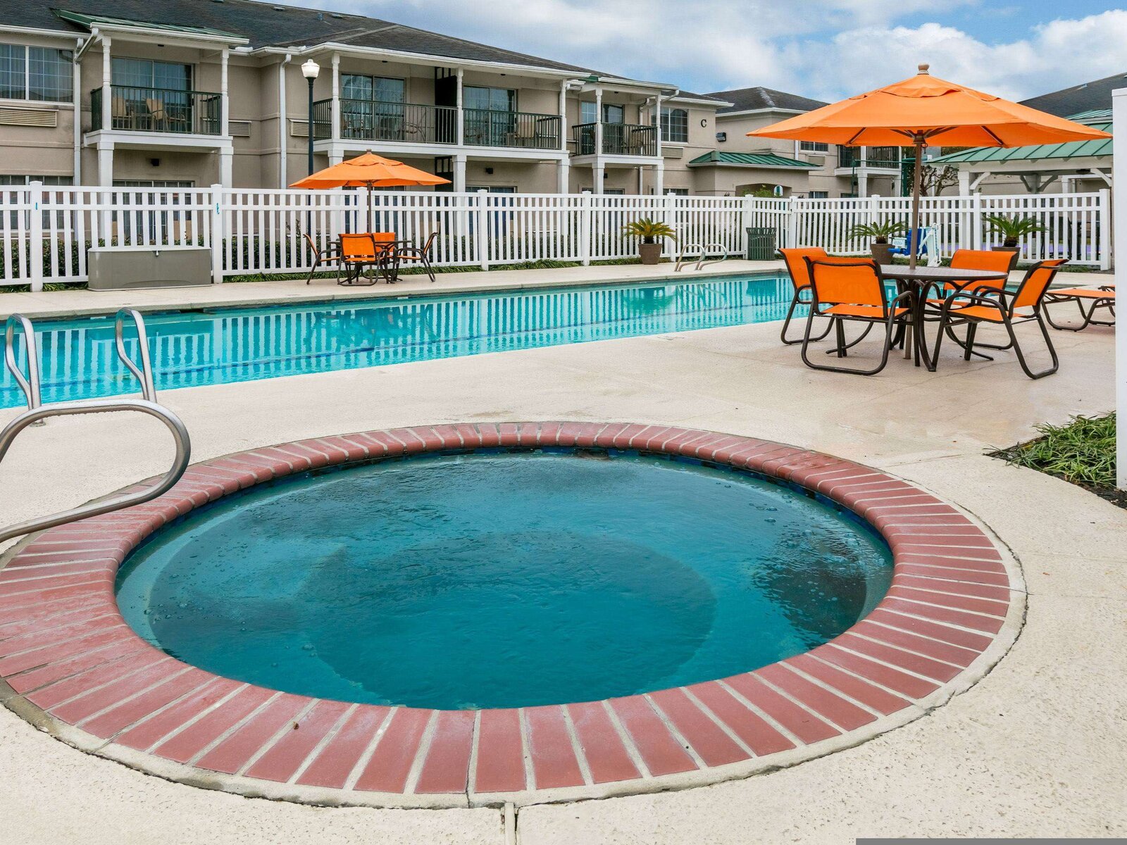 Hotel Richmond Inn & Suites, Trademark Collection by Wyndham in Baton ...