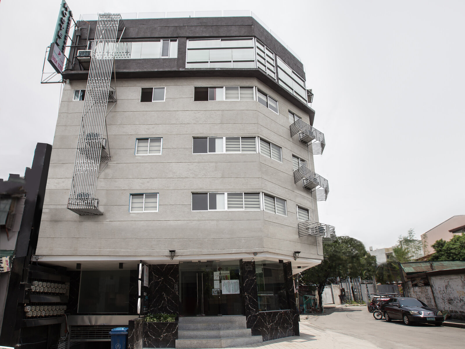 Hotel OYO 675 Circuit Hostel in Makati günstig buchen bei TUI.com