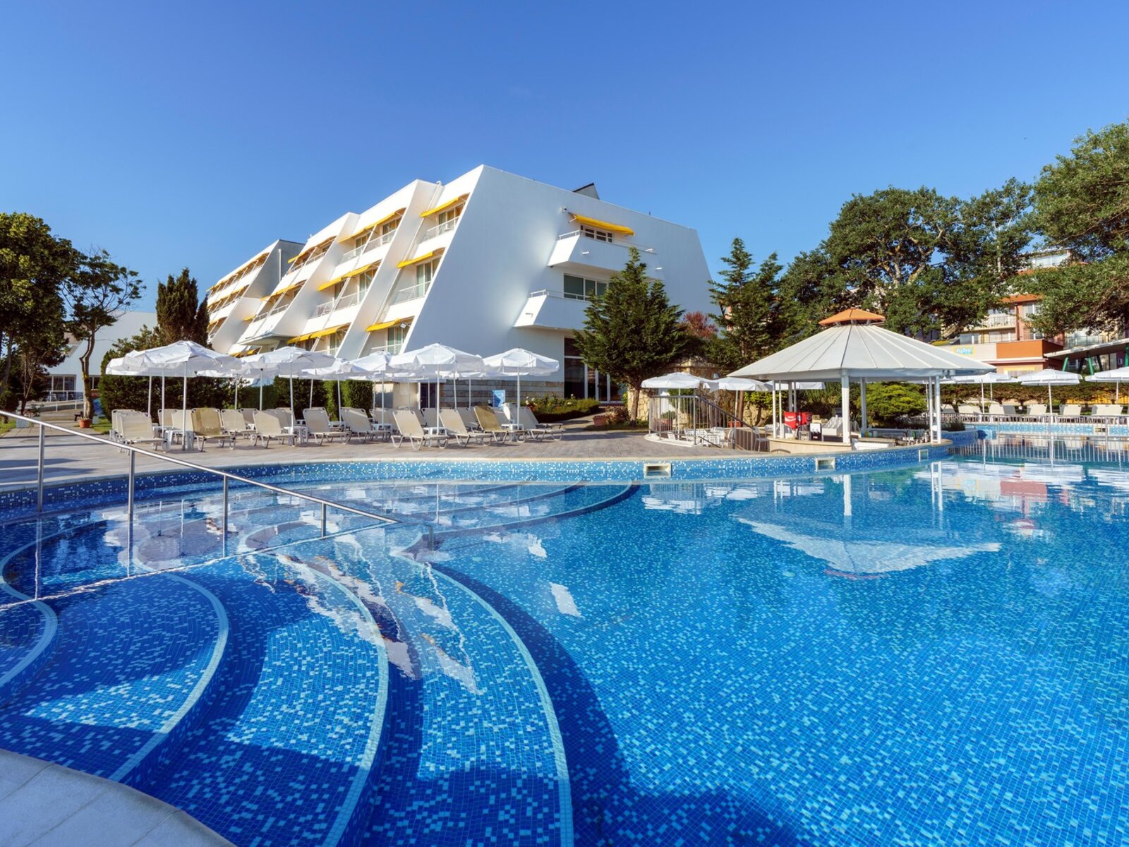 AluaSun Helios Beach ★★★★ - Obsor Urlaub inkl. Flug » ltur