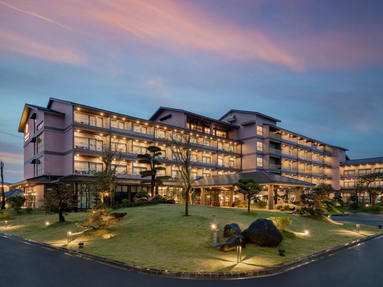 Hotel Kobi Onsen Resort Hue Affiliated by Meliá in Hue günstig buchen ...