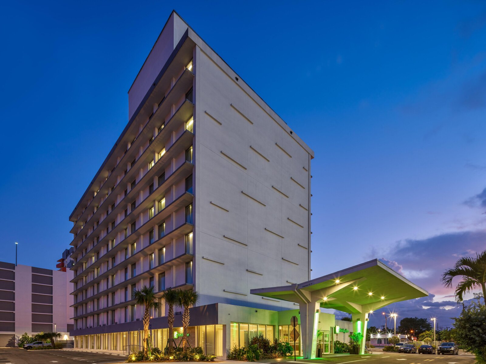 Hotel DoubleTree by Hilton Miami North I-95 in Miami günstig buchen bei ...