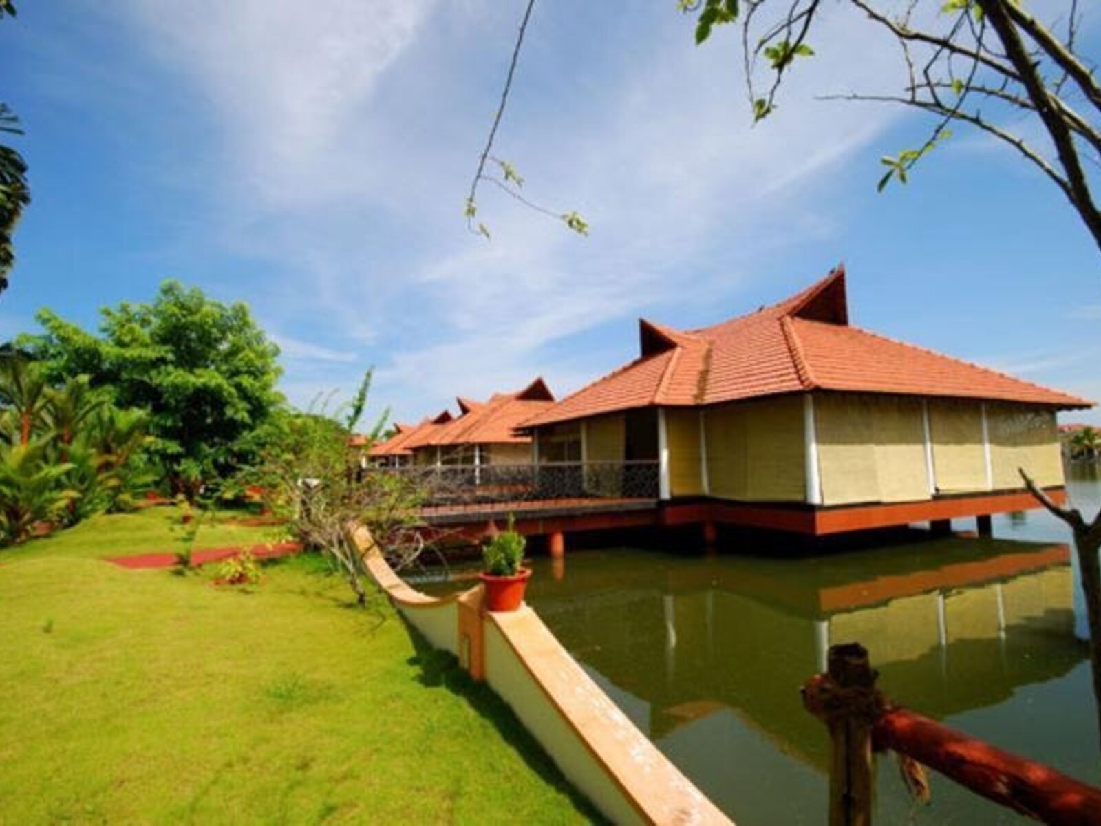 Hotel Sterling Lake Palace Alleppey in Alappuzha günstig buchen bei TUI.com