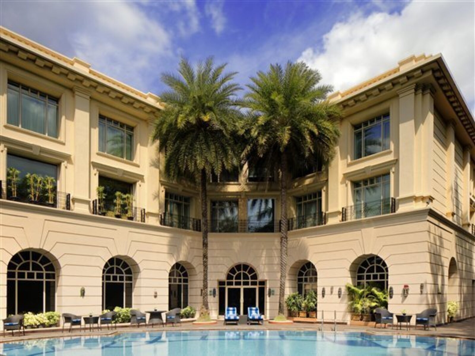 Hotel Radisson Blu Hotel & Suites GRT Chennai in Chennai günstig buchen ...