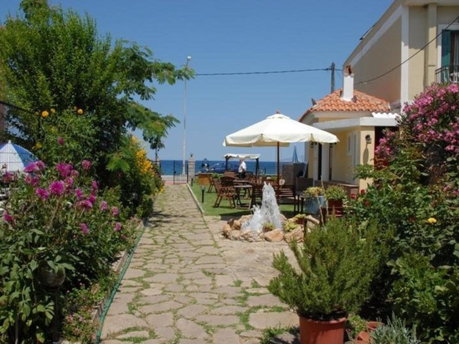 Hotel Niki Studios Seafront in Petra günstig buchen bei TUI.com