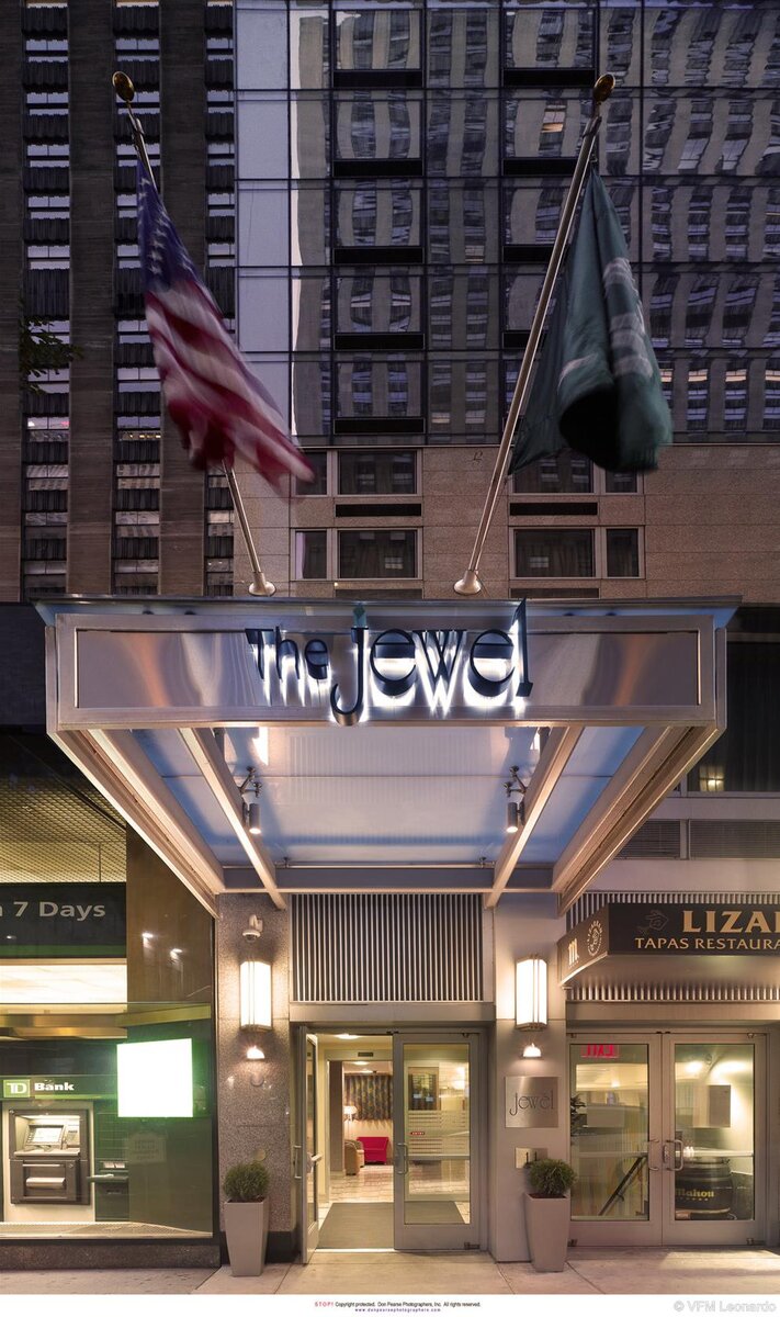 Hotel The Jewel Hotel Facing Rockefeller Center in New York Manhattan ...