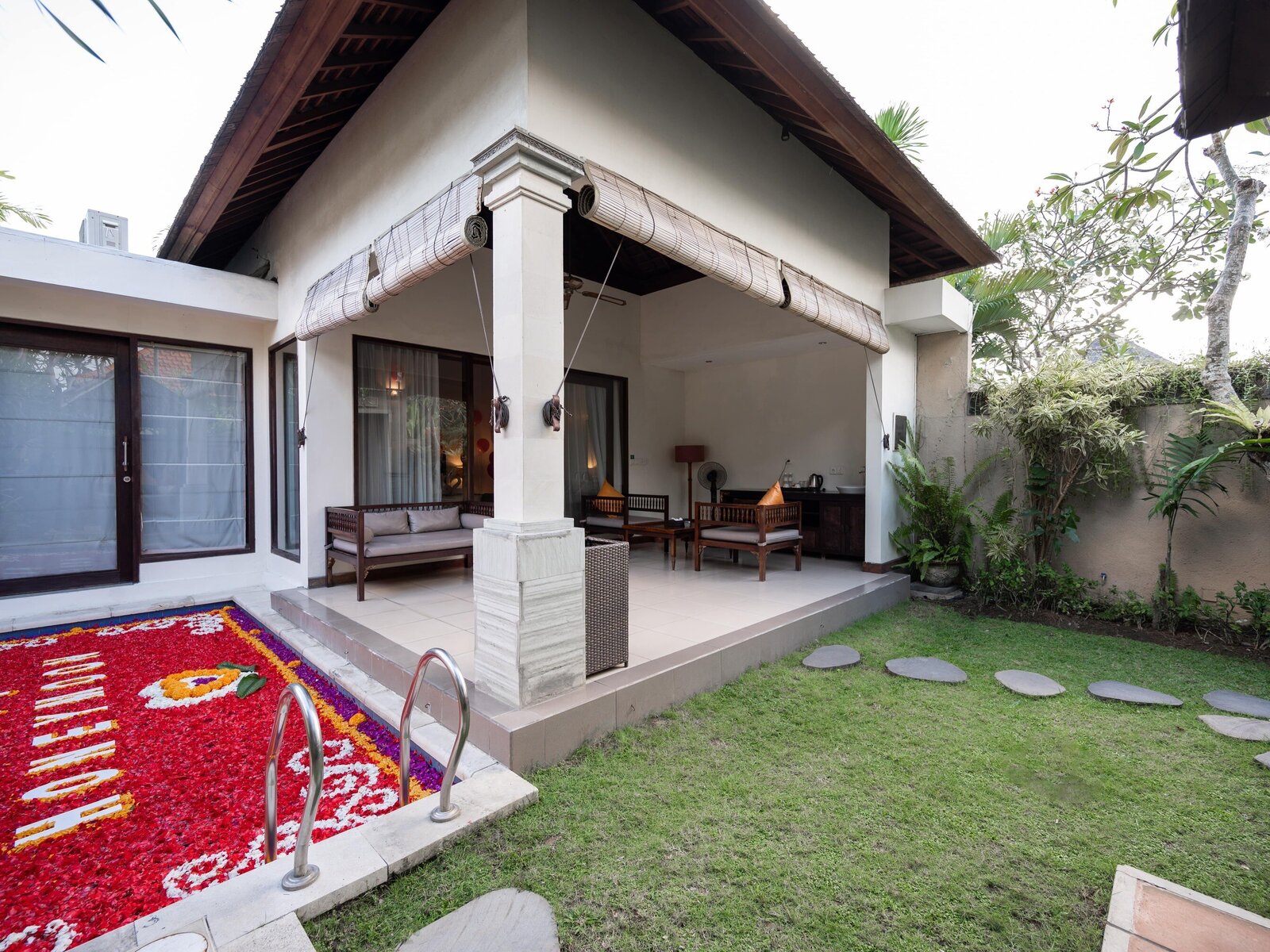 Hotel Aldeoz Grand Kancana Villas Resort Bali in Seminyak günstig ...