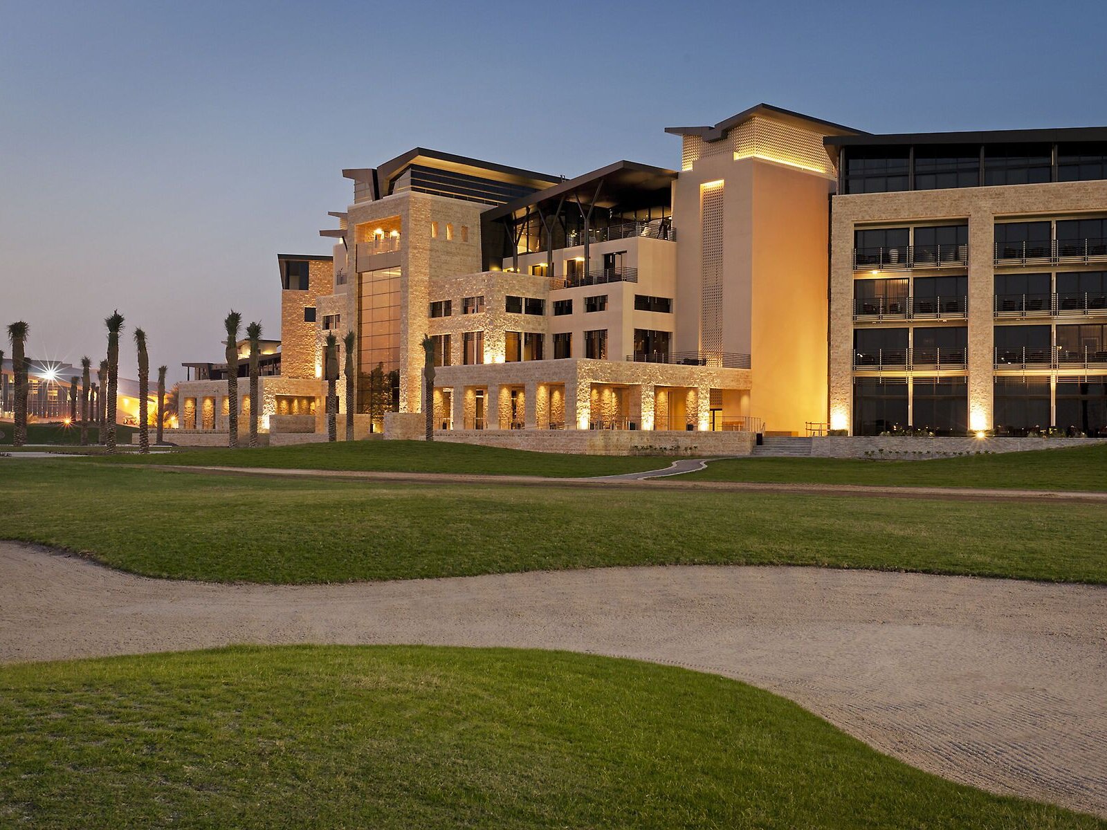 Hotel VOGO Abu Dhabi Golf Resort & Spa in Abu Dhabi günstig buchen bei ...