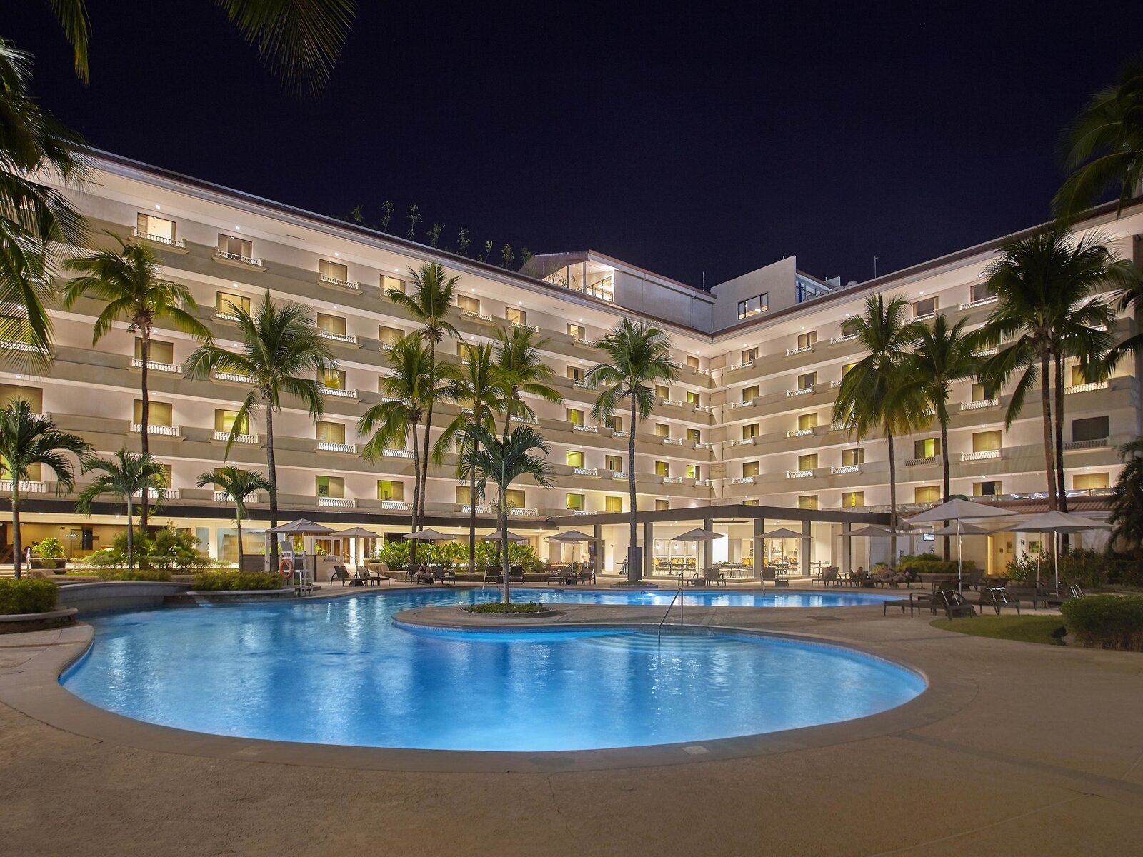 Hotel Quest Plus Conference Center Clark in Angeles günstig buchen bei ...