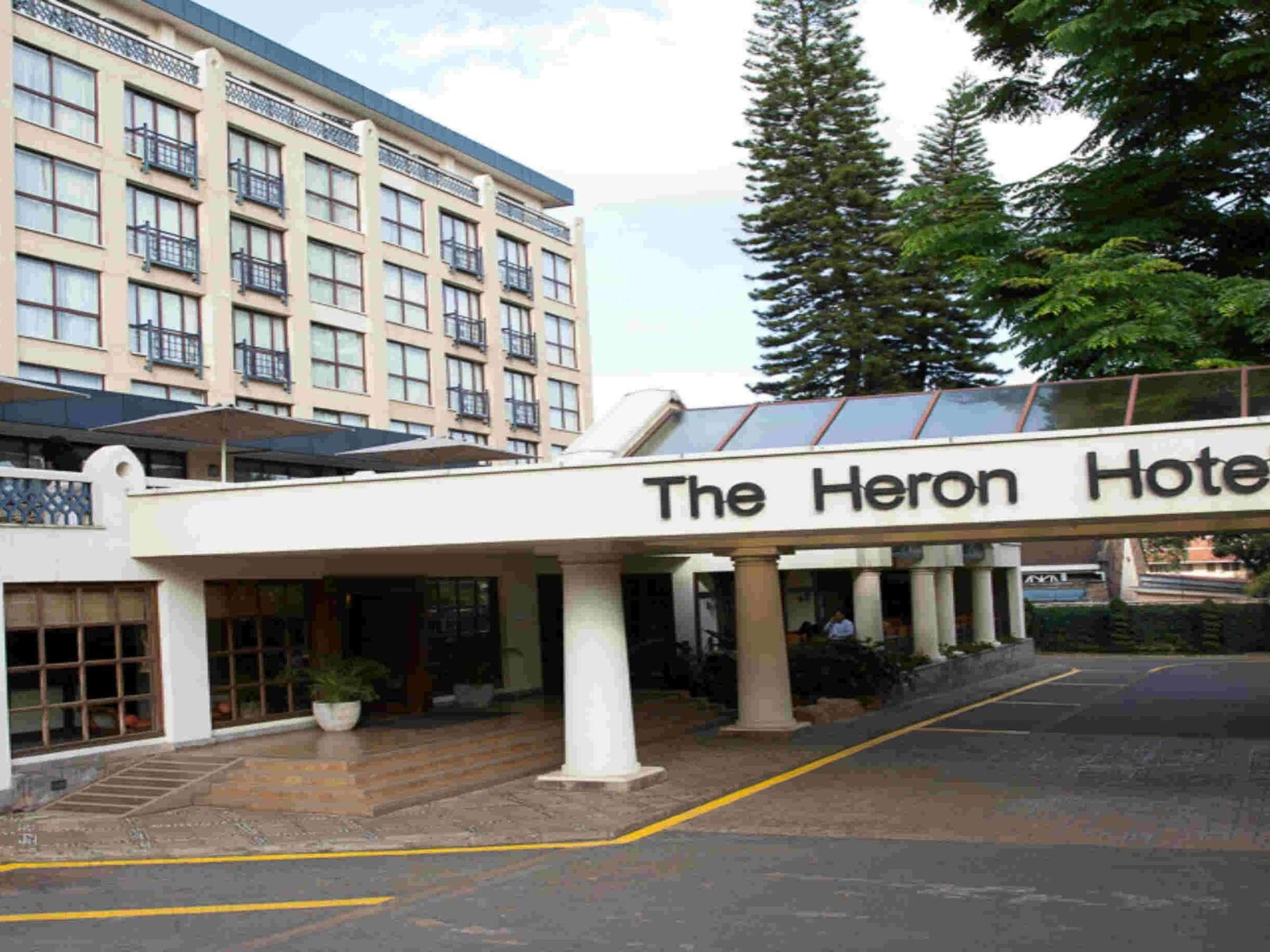 Hotel The Heron by Sarovar Portico India in Nairobi günstig buchen bei ...