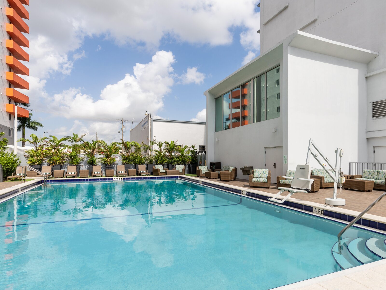 Hotel DoubleTree by Hilton Miami North I-95 in Miami günstig buchen bei ...