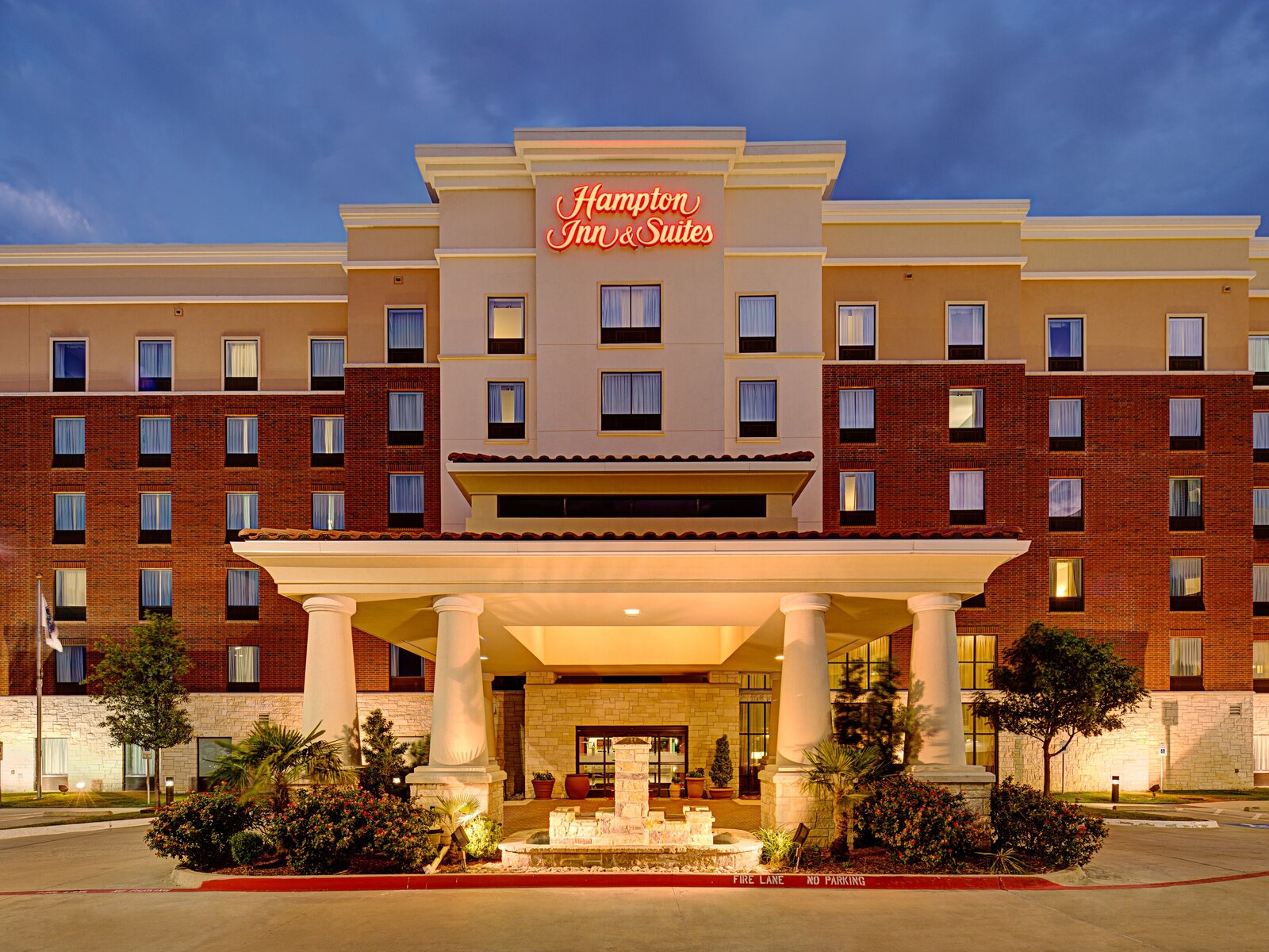 Hotel Hampton Inn & Suites Dallas/Lewisville-Vista Ridge Mall, TX in ...