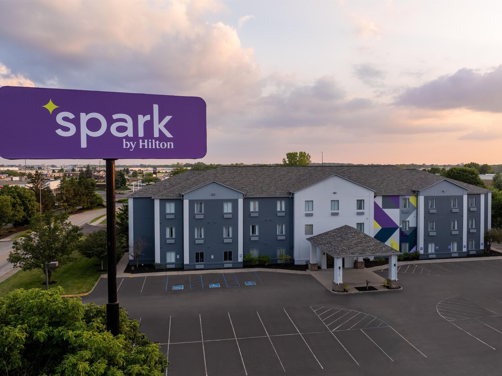 Hotel Spark by Hilton Indianapolis Northeast Fishers in Indianapolis ...