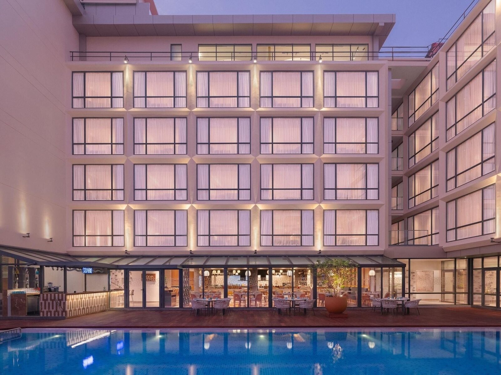 Hotel Courtyard By Marriott Goa Colva in Colva Beach günstig buchen bei ...