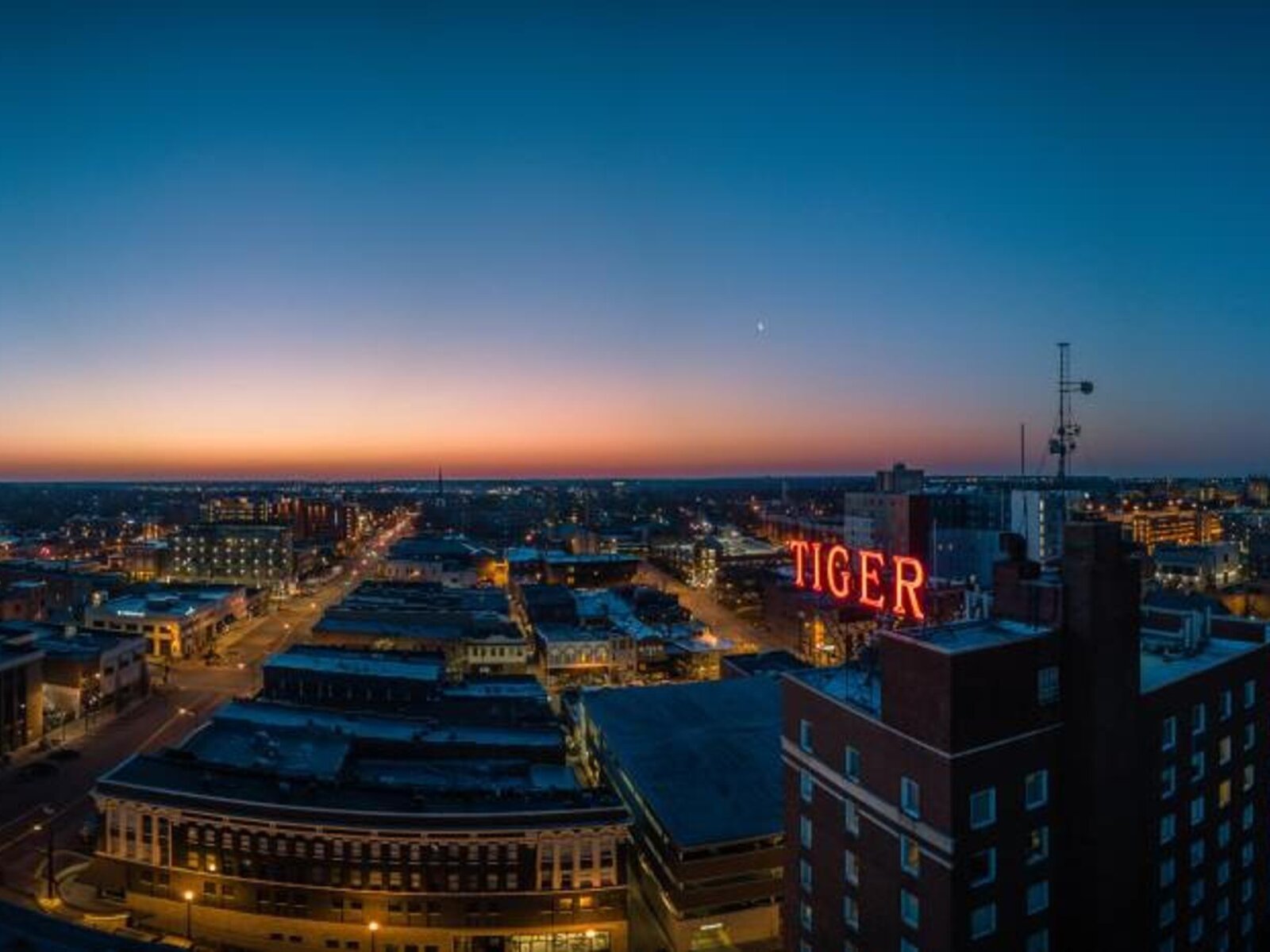 Hotel voco The Tiger Hotel, an IHG Hotel in Columbia günstig buchen bei ...