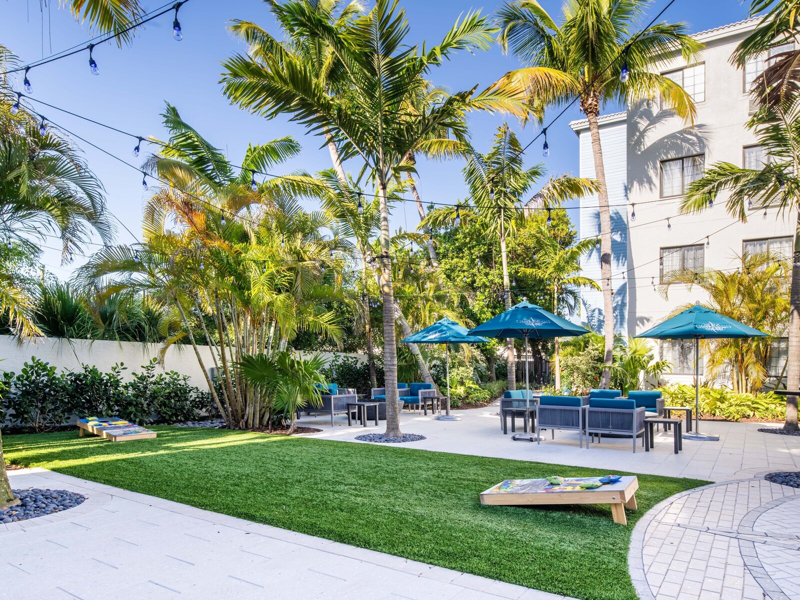 Hotel Compass Hotel by Margaritaville Naples in Naples günstig buchen ...