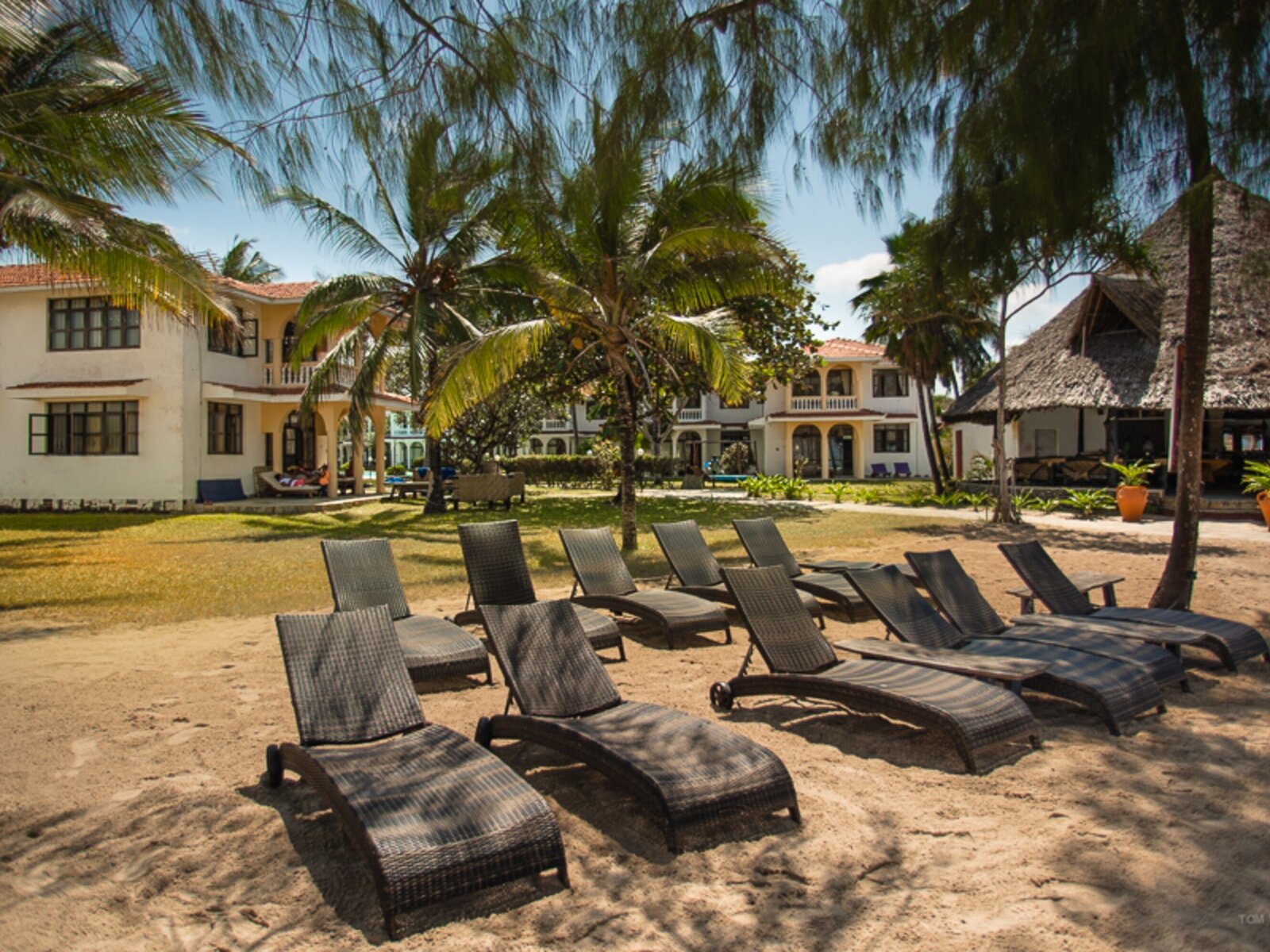 Hotel Bahari Dhow Beach Villas in Diani Beach günstig buchen bei TUI.com