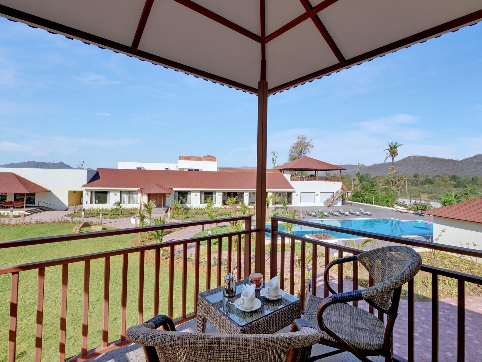 Hotel The Fern Sattva Resort Polo Forest in Dhorivav günstig buchen bei ...