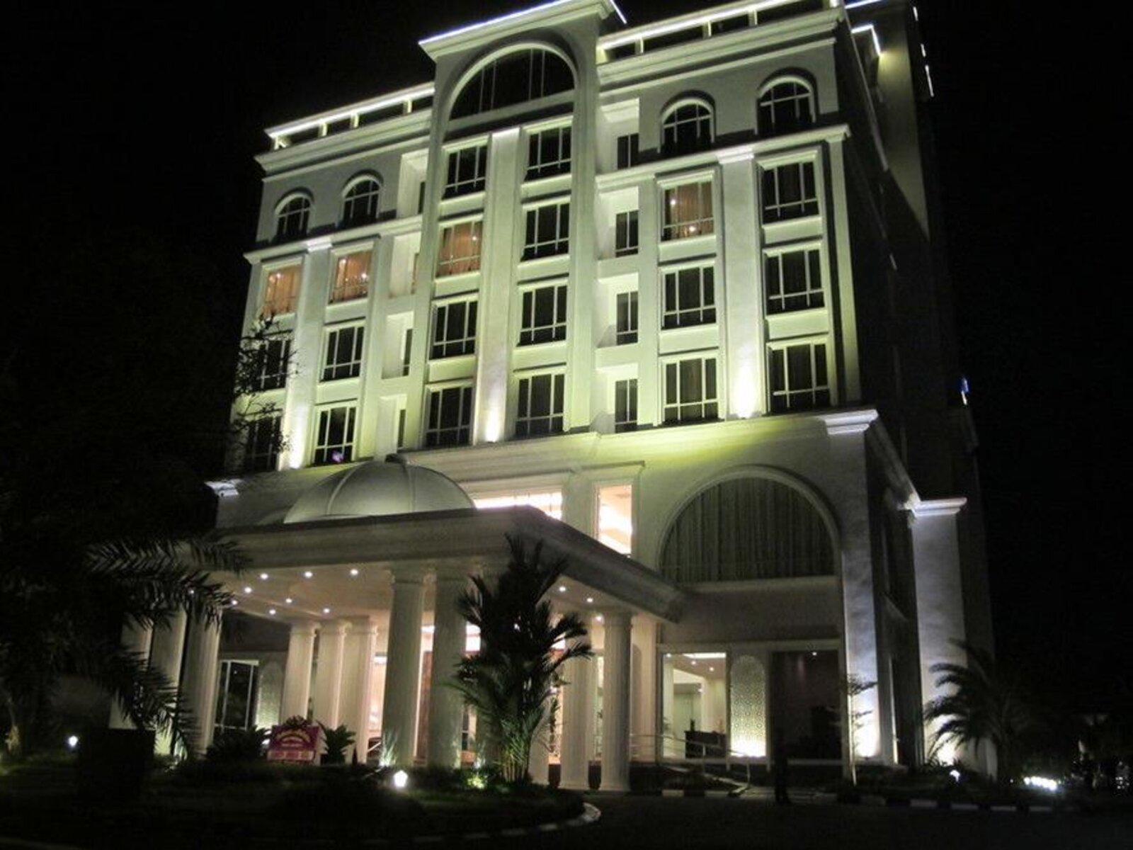 Hotel The Sahira Hotel in Bogor günstig buchen bei TUI.com