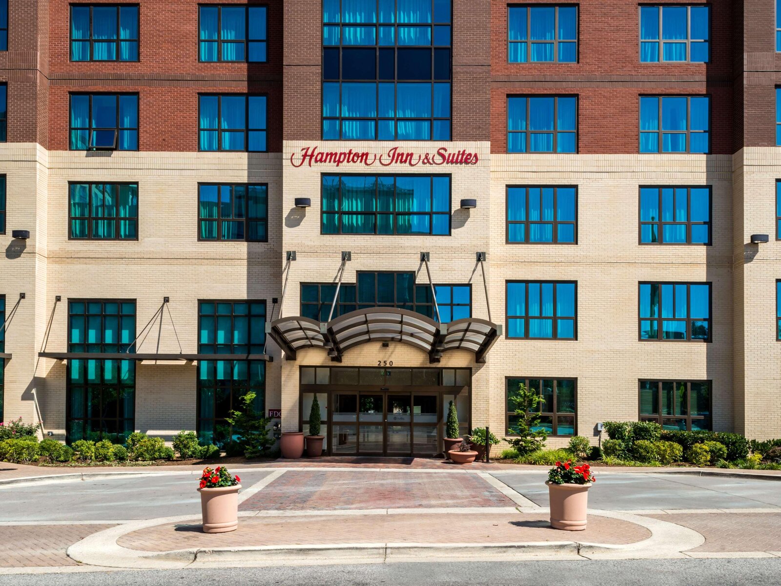 Hotel Hampton Inn & Suites National Harbor Alexandria in Oxon Hill ...